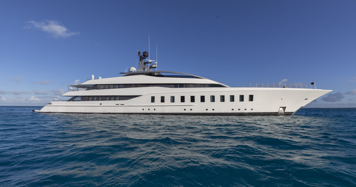 Halo Yacht Charter – Luxury 57.4m Superyacht by Feadship